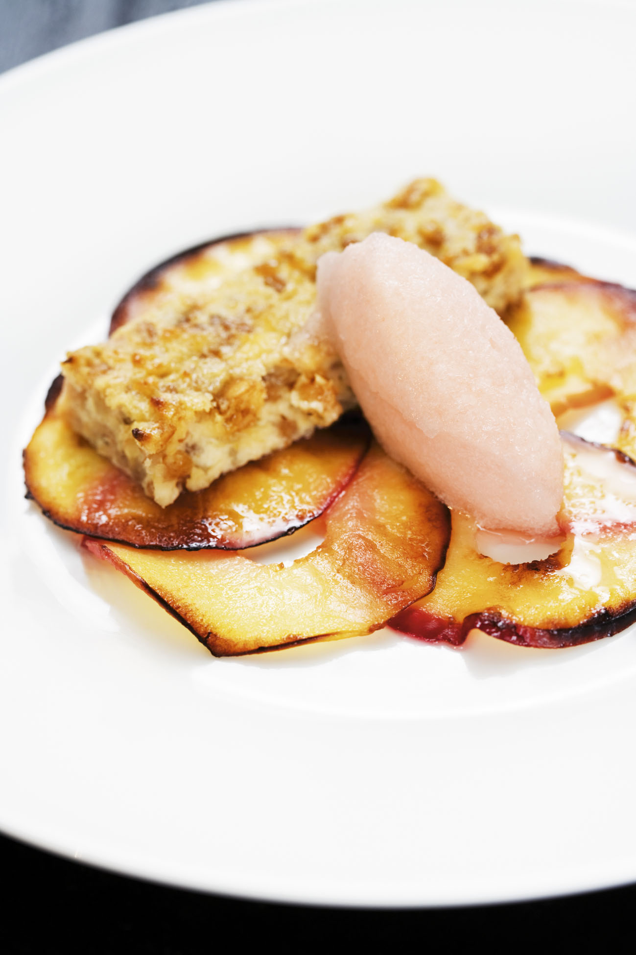 Äppelsnurra med äppelsorbet och rosenkvittenpudding • Vin, sprit, öl ...